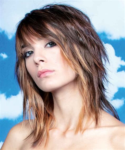 Летние прически для длинных волос девушкам колоски булочки косички хвостики цветные пряди