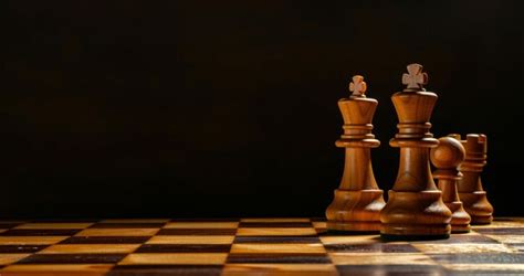 O Fundo Escuro Destaca Pe As De Xadrez No Tabuleiro Emblem Tico De Jogabilidade Estrat Gica E