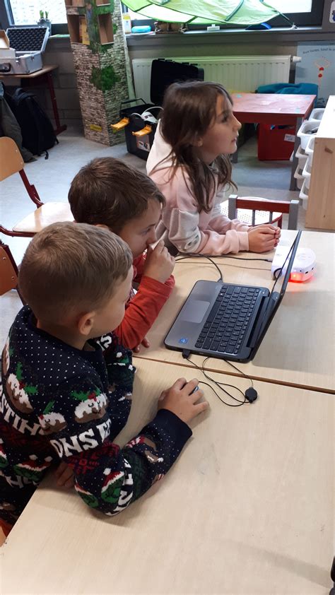 Apprendre à Programmer Un Robot Les Ecoles De Nassogne