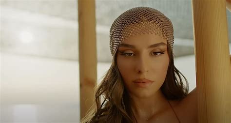 Vanesa Doçi Vjen Me “harakiri” Klan Kosova