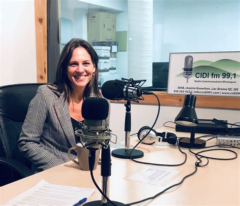 Isabelle Charest Appuie Trois Médias Communautaires De La Région Lavenir Et Des Rivières