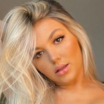 Morgan Holly Moore Babe Page Watch This Influencer On Freeones