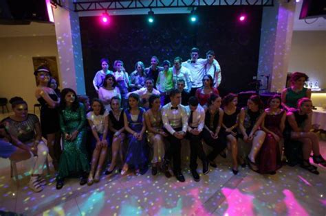 ფოტოები სკოლის გამოსაშვები საღამოდან Ii ნაწილი