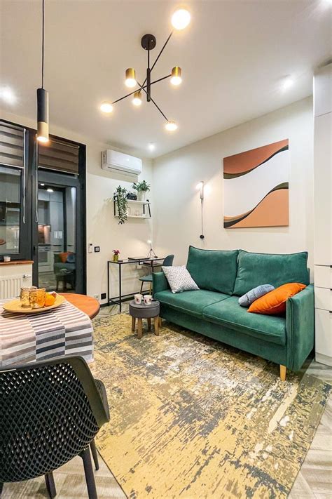 Крошечная студия с гениальной планировкой и солнечным настроением Small Apartment Interior