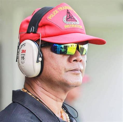 ครูเทพ ไกรเทพ