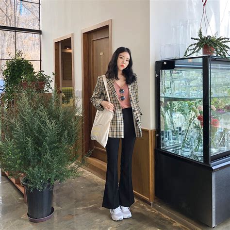 Sbs 아카데미 안양범계 캠퍼스 🌟 Sbs범계캠퍼스 1월 메이크업 포토작품 🌟 1월9일에 진행하였던 포토 작품들 중 메이크업 학생들의 작품을 가져왔답니다‼️ 의상부터