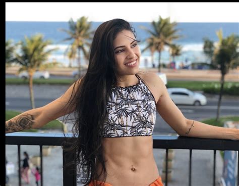 Polyana Viana Gorgeous Pics