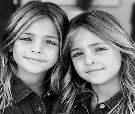 2010 წელს მან ტყუპი გოგოები გააჩინა ახლა მათ მსოფლიოში ყველაზე ლამაზ ბავშვებად მიიჩნევენ