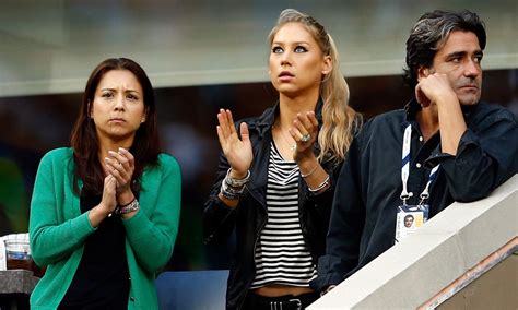 Anna Kournikova Seen In Public For First Time In Years…