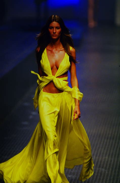 Gisele Bundchen Sexy On The Catwalk Gisele Bundchen Photo Fanpop