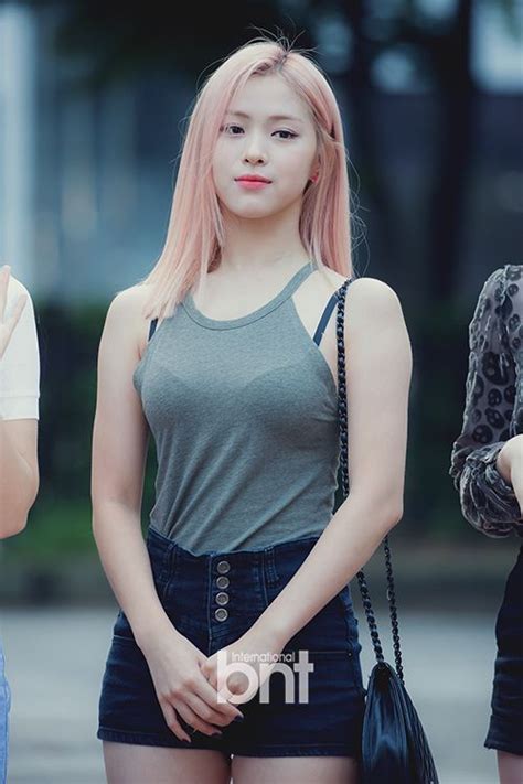 Korean Girl Fashion Asian Models Female Hot Poses Mode Chic Cool Cats Hair Babefriends Style