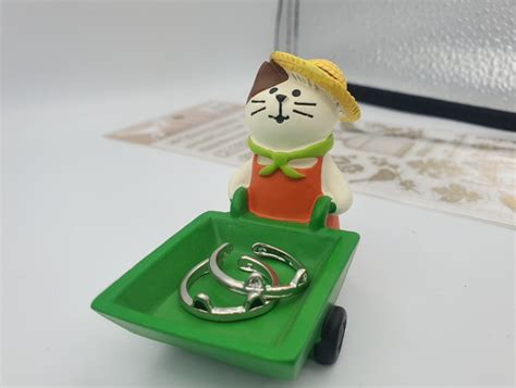 수레냥이 악세사리받침대 냥이 냥냥이 고양이 고양이농부 특이한 이어폰 에어팟 버즈 반지 귀여운 특이한 소품 인테리어 굿즈 소품 에이블리