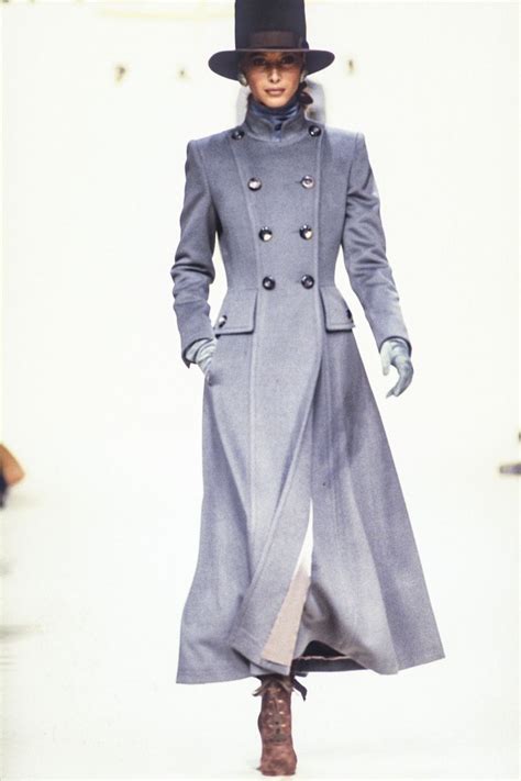 Pin By Kiki On Fashion Designers Fashion Fashion Design Vintage Coat