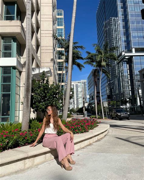 Simona Bartos Do Dermatology Mohs Cosmetics Drsimonabartos