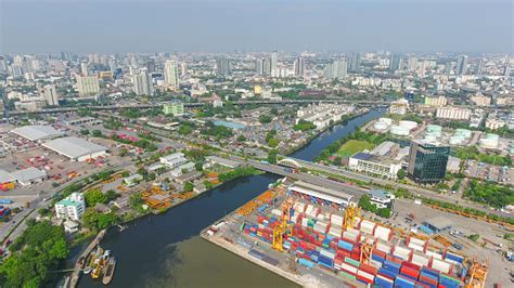 물류 및 운송 컨테이너 화물 선박 및 화물의 조선소에서 크레인 공장 산업 건물에 대한 스톡 사진 및 기타 이미지 공장 산업 건물 교통수단 기업 재무와 산업 Istock