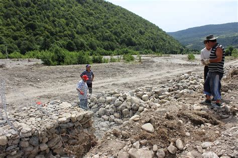 გრძელდება მდინარე ილტოს ნაპირსამაგრი სამუშაოები სოფელ შახვეტილაში დაწყებულია მდ ილტოს