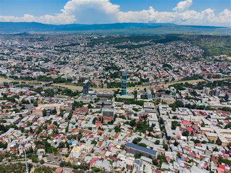 რატომ შემცირდა თბილისში ბინების გაყიდვები რა მოლოდინებია ივნისის თვეში და რა კვლევას აქვეყნებს