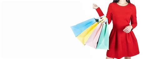 복사 공간이있는 흰색 배너 배경에 고립 된 컬러 파스텔 쇼핑백을 들고 빨간 드레스를 입은 젊은 아름다운 여성 가방에 대한 스톡 사진 및 기타 이미지 Istock