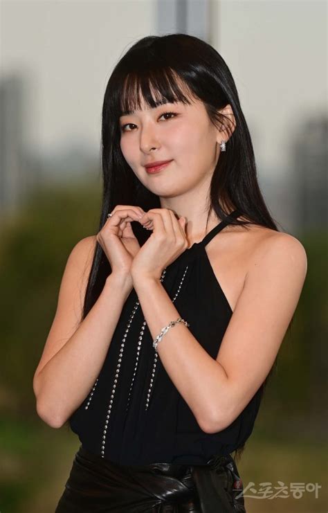 레드벨벳 슬기 귀여운 하트 [포토] 네이트 뉴스