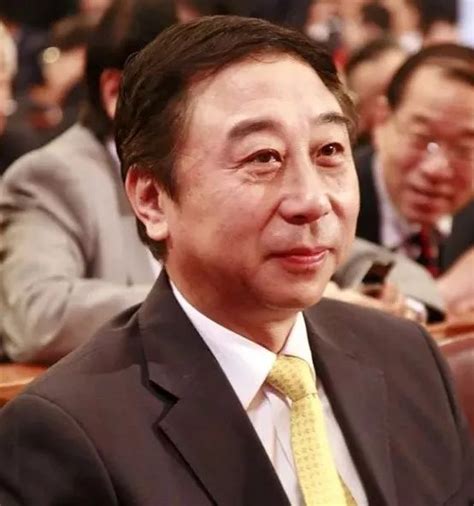 校友冯巩当选民革中央副主席