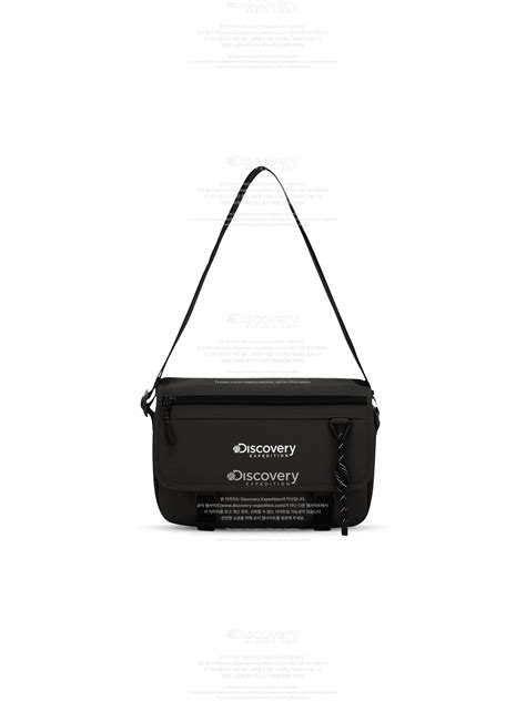 디스커버리 익스페디션 컨사이즈 플랩 크로스백 Black 디스커버리 익스페디션 컨사이즈 플랩 크로스백 Black
