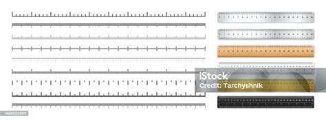 현실적인 금속 및 플라스틱 통치자 측정 척도는 나눗셈으로 표시됩니다 길이 또는 높이를 센티미터 인치 단위로 측정하기위한 스케일