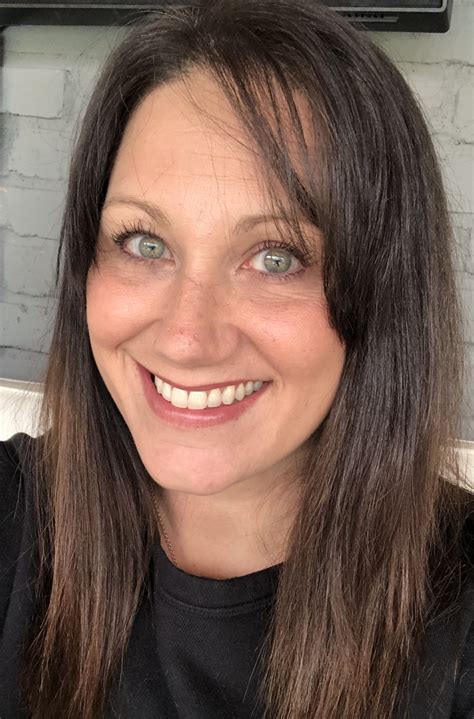 Danielle Bowens Instagram Twitter And Facebook On Idcrawl