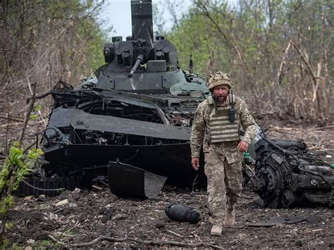 Понад 200 російських фαшиcτів та 11 танків названо втрати ворога за минулу добу Новости