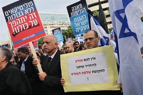 Netanyahus Judicial Overhaul Proposal Sets Off Fury In Israel The