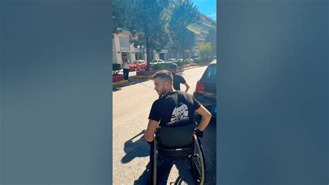 ΣΤΟΥΣ ΔΡΟΜΟΥΣ ΤΗΣ ΑΘΗΝΑΣ ΜΕ ΑΝΑΠΗΡΙΚΟ ΑΜΑΞΙΔΙΟ Youtube