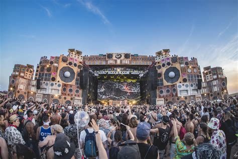 elrow EL ROW TAMBIÉN TENDRÁ UN GRAN FESTIVAL EN BARCELONA