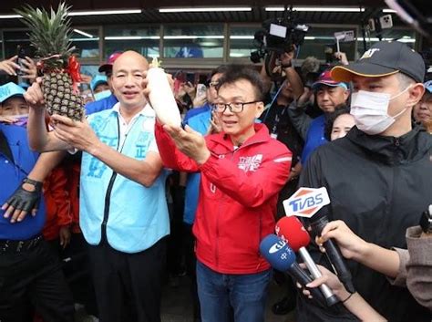 韓國瑜參與鄭正鈐競總揭牌 籲集中力量支持連任 中華日報 Line Today