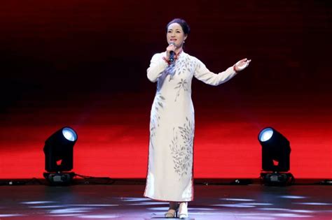 这是庆祝获奖最有意义的方式！白玉兰戏剧奖获奖艺术家代表公益演出