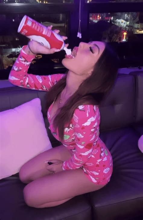 On Her Knees Rwildpartygirls