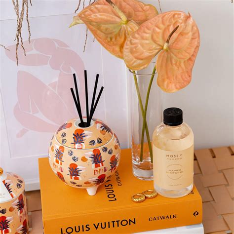 Moss St Fragrances Japanese Honeysuckle Ceramic Diffuser Refill 500ml Natonic