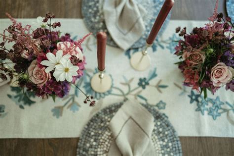 Tiled Elegance Compass Rose Floral Design