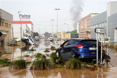 Floods In Spains Valencia Region Kill At Least 95 The New York Times