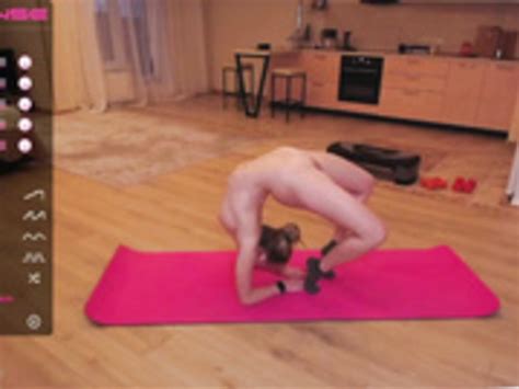 Kasta Hulk Naked Gymnastics
