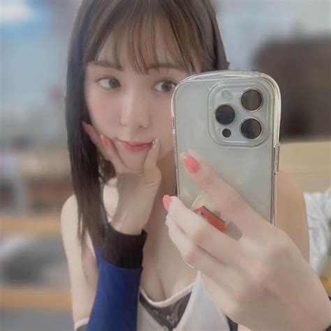 橘舞さんのインスタグラム写真 橘舞instagram 「おしゃみたいな顔して 指がとんでもないことになってる