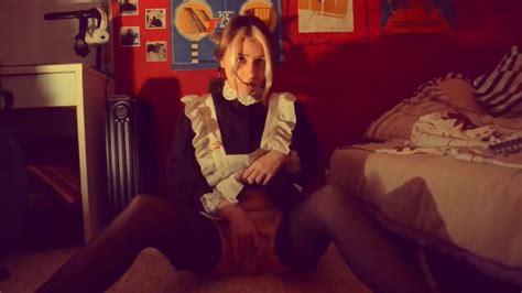 Babegirl Quietly Masturbates In The Rain EroASMR Com