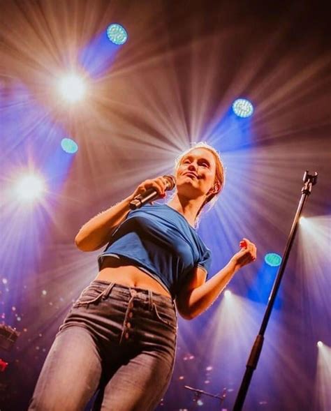 Sigrid European Tour On Stage Orange Festival Warsaw X 4 Pictures R Sigridpicturegroup
