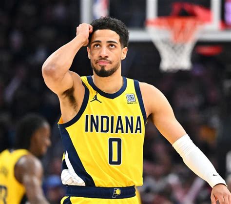 哈利伯顿无缘东决mvp引热议：美媒晒6数据抱不平 国王交易他输麻