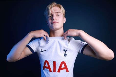 Tottenham Announce Signing Of Swedish Teenager Lucas Bergvall From
