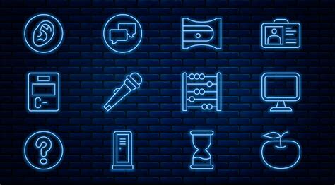 라인 Apple 컴퓨터 모니터 연필깎이 마이크 오답이 있는 시험지 귀 듣기 소리 신호 주판 및 말풍선 채팅 아이콘을 설정합니다 벡터 수학에 대한 스톡 벡터 아트 및 기타