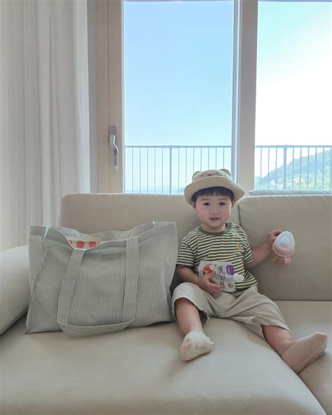 행복한 하람이네 협찬 체험단 하람이네 둘째 하율이가 쓰는 톨스토이 고래목욕의자🐳 유아욕조 사용하기에는 몸이 커졌지만 아직 혼자 앉고 서기가 힘든 저월령 아기 목욕할때