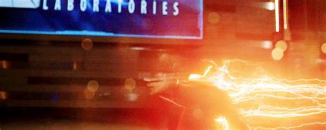 How Powerful Is The Cw Flash Lightning Throw Attack Potency In Season 4 Battles Comic Vine