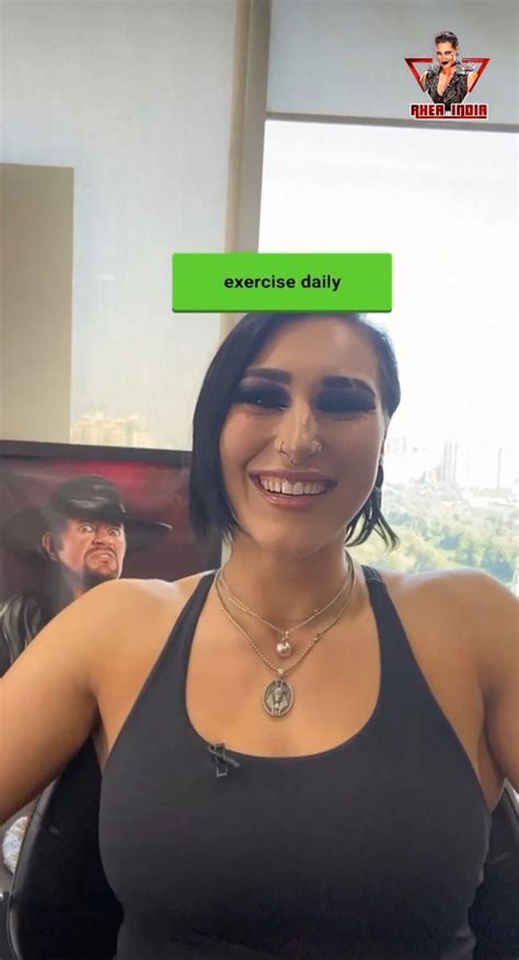 Erica Lopez Rodriguez Adl Kullan C N N Rhea Ripley Panosundaki Pin Hayat Insan