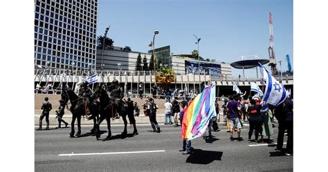 Протестиращи срещу съдебната реформа на Нетаняху блокираха пътища в Тел Авив