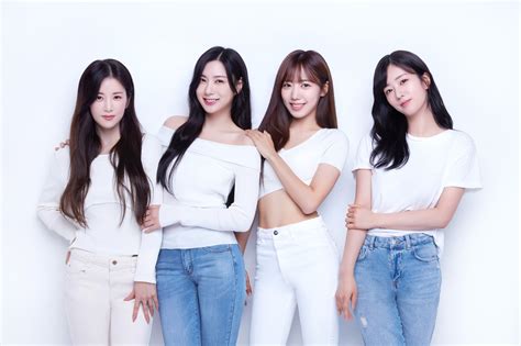 에이핑크 초롱‧보미‧남주‧하영 데뷔 첫 ‘4인 동반 광고모델 발탁 전자신문