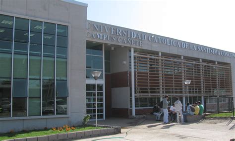 Universidad Católica De La Santisima Concepción Canete Directorio